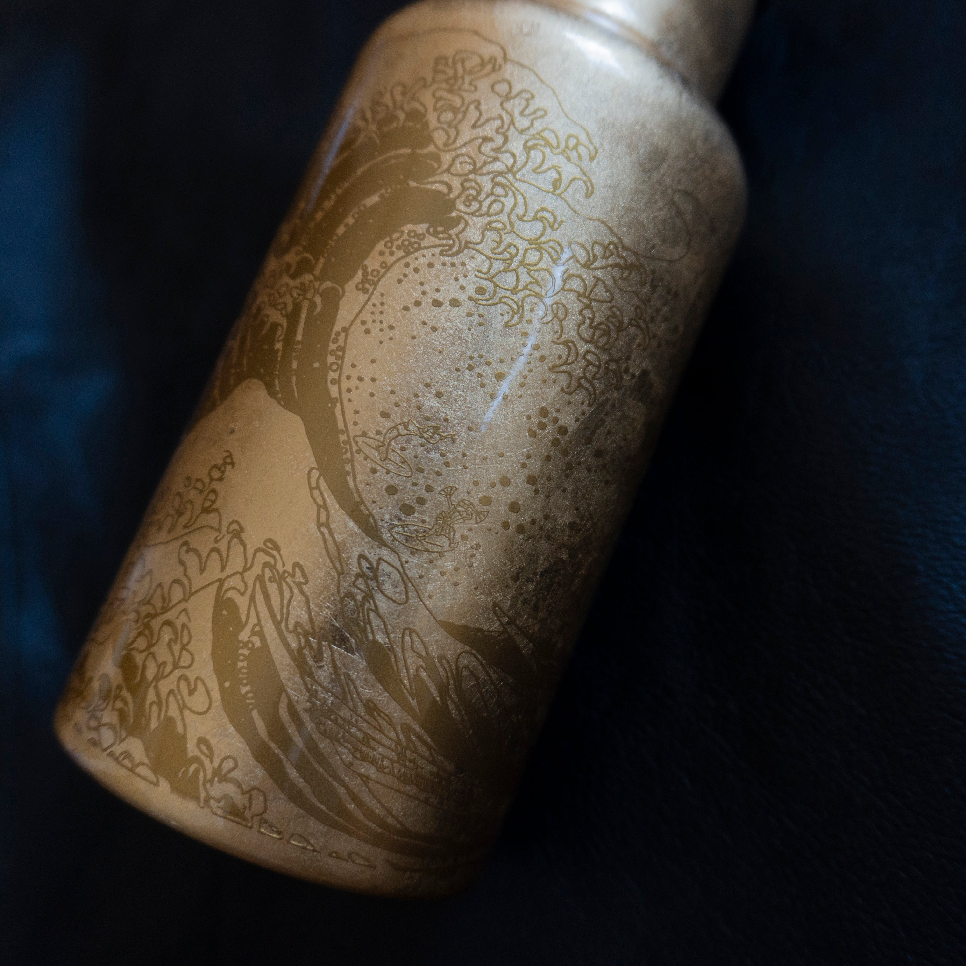 Stylish Ukiyoe-Inspired Japanese Water Bottle – Umami Square