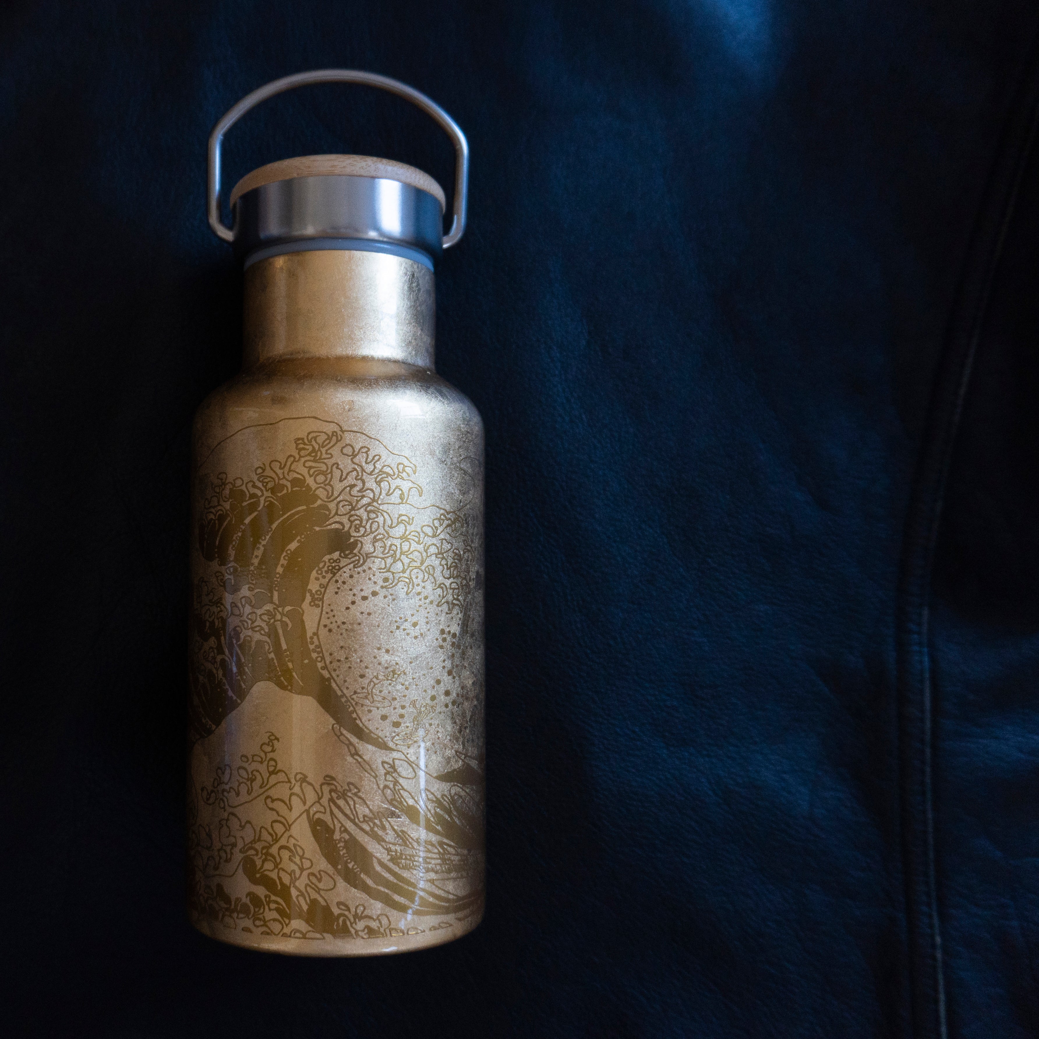 Stylish Ukiyoe-Inspired Japanese Water Bottle – Umami Square