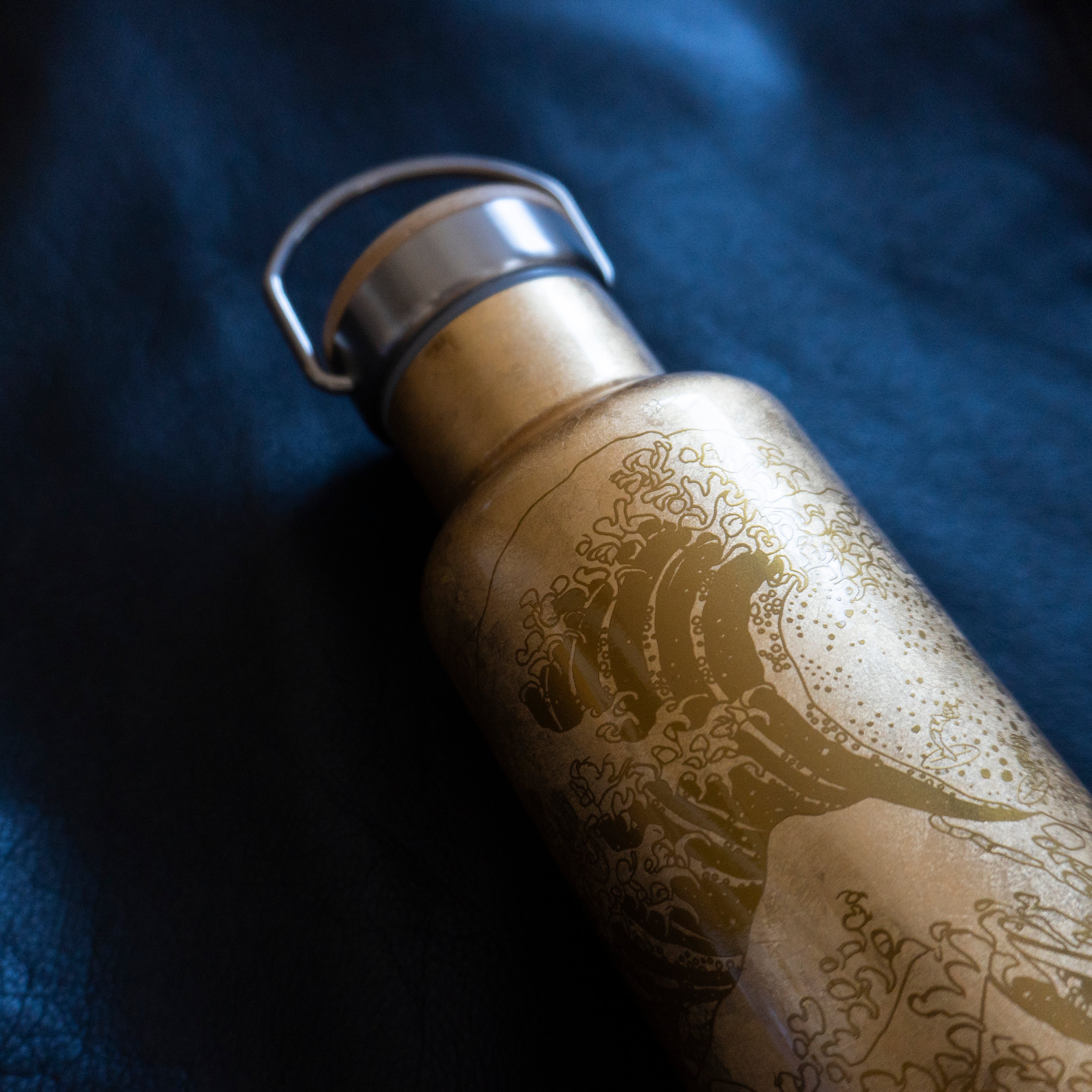 Stylish Ukiyoe-Inspired Japanese Water Bottle – Umami Square